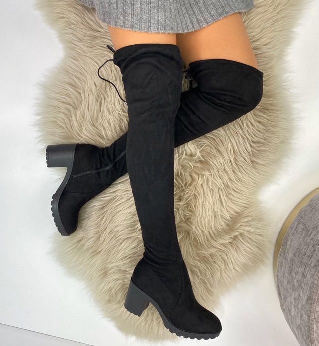 Ce modele de cizme lungi peste genunchi sunt la moda anul acesta?