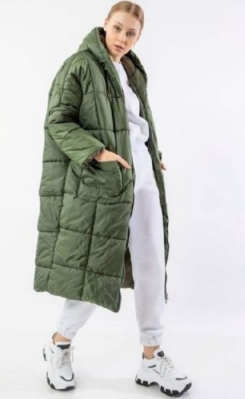 Sa uitam de frig purtand geci de iarna dama lungi cu blanita!