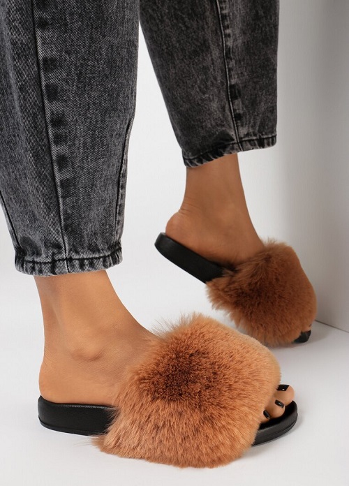 Idei de cadouri necesare in fiecare zi: papuci de casa pufosi!