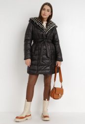 Sa uitam de frig purtand geci de iarna dama lungi cu blanita!